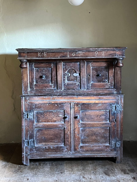 FURNITURE – YEW TREE BARN