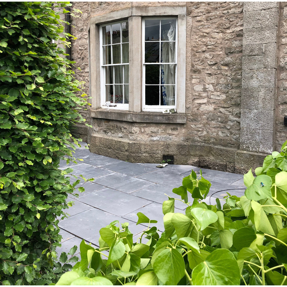 Blue Limestone Flags – YEW TREE BARN