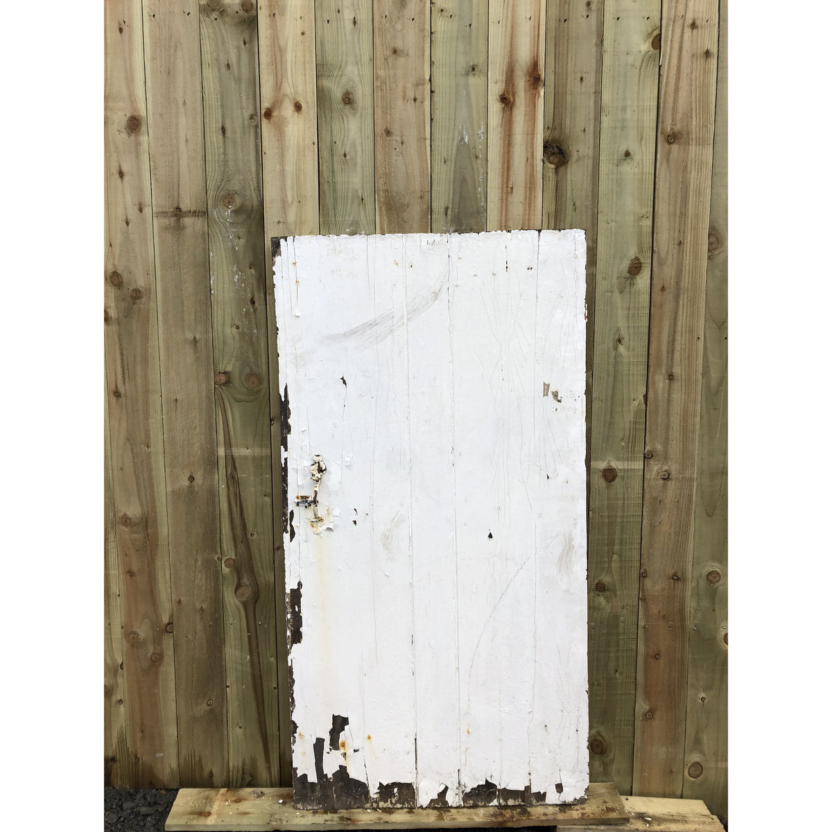 Pine Plank Ledged Door (hinges) – YEW TREE BARN